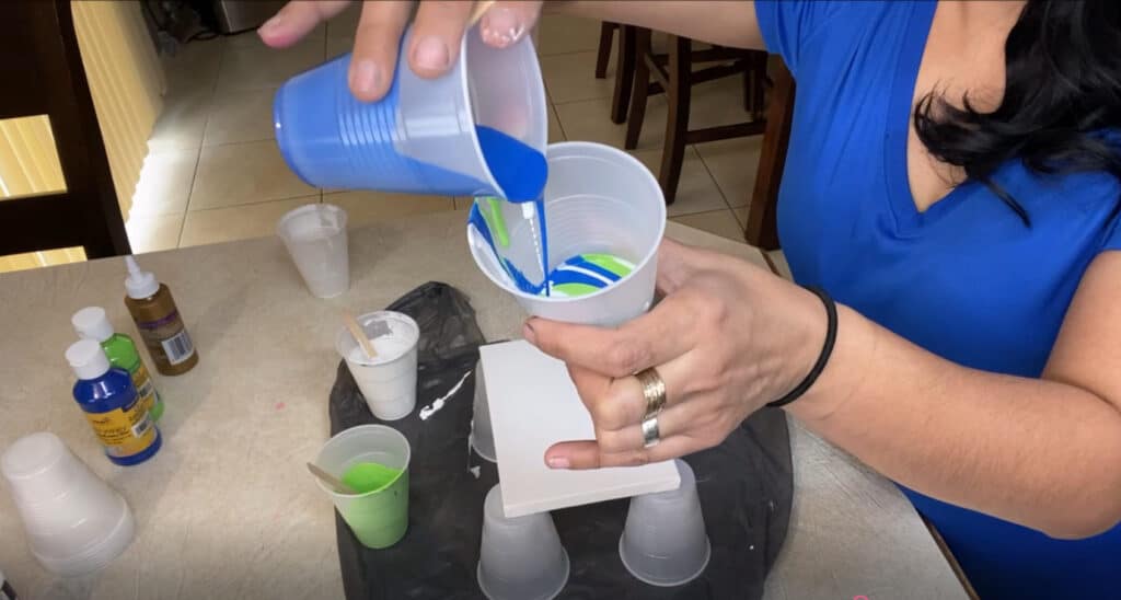 Acrylic Pouring 101 OTO with Video – Elite Fluid Art Academy